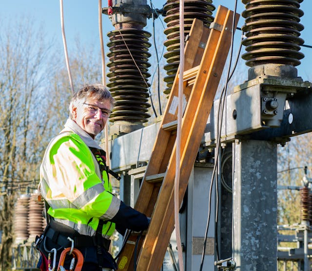 Guidelines for Safe Handling and Installation of Transformers - Leading ...